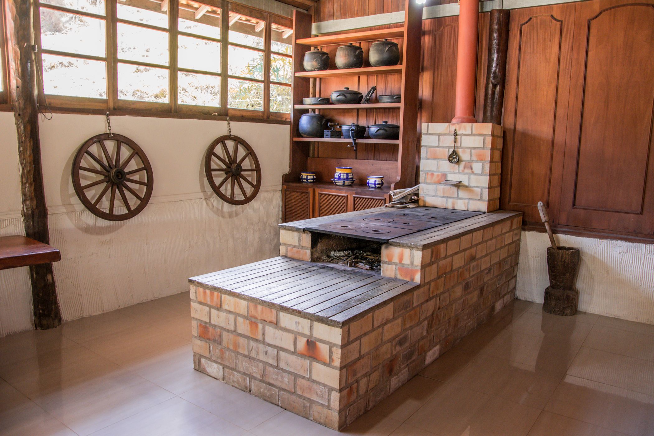 Cozinha De Roça Com Fogão A Lenha Simples - REVOEDUCA