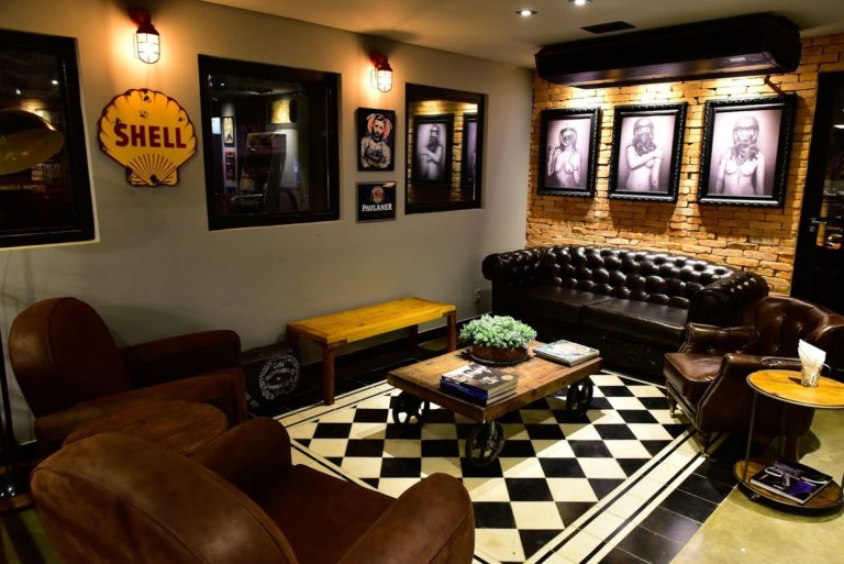 DECORAÇÃO DE BARBEARIA → 4 Estilos Lindos e Que Atraem Clientes
